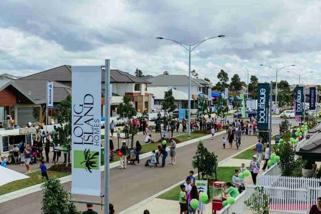 Custom Outdoor Signs | Outdoor Vinyl Signs | Custom External Signs