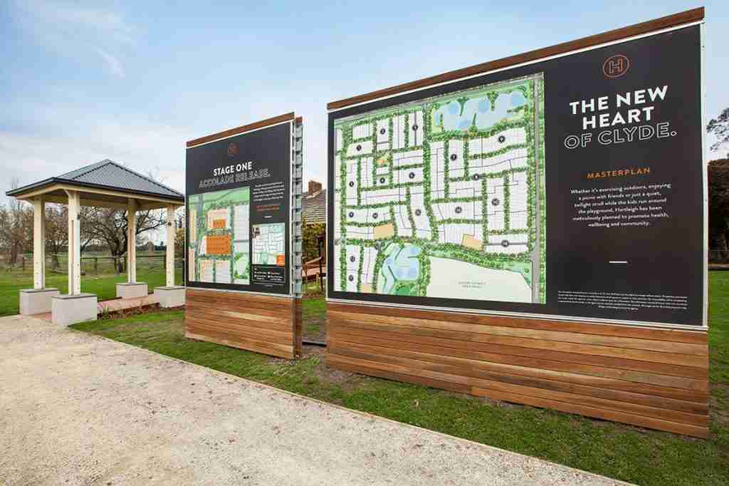 Banner Poles | Pole Signage | Outdoor Banner Signs - Briner