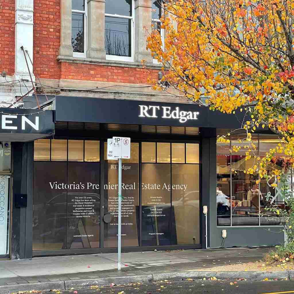 Banner Poles | Pole Signage | Outdoor Banner Signs - Briner