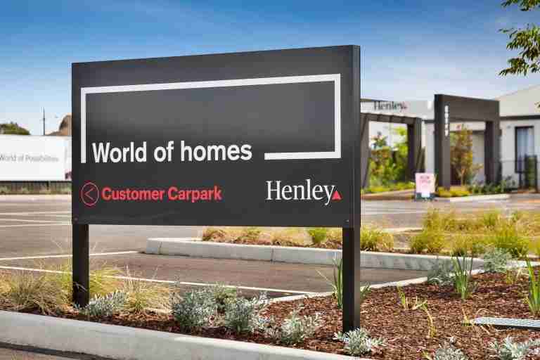 Custom Outdoor Signs | Outdoor Vinyl Signs | Custom External Signs